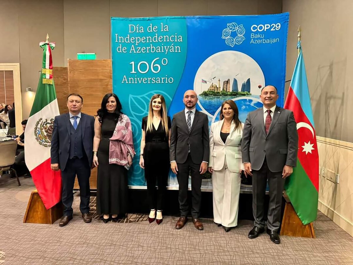 El 106 Aniversario de Independencia de Azerbaiyán - Mundo Internacional